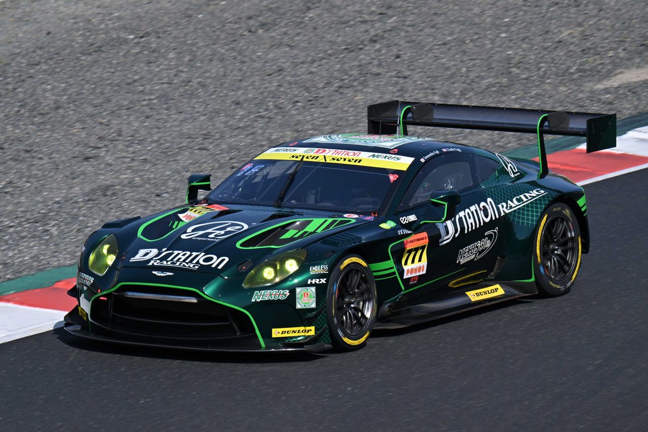 Aston Martin Vantage GT3 #777 T. Fujii - C. Fagg D'station Racing GT30