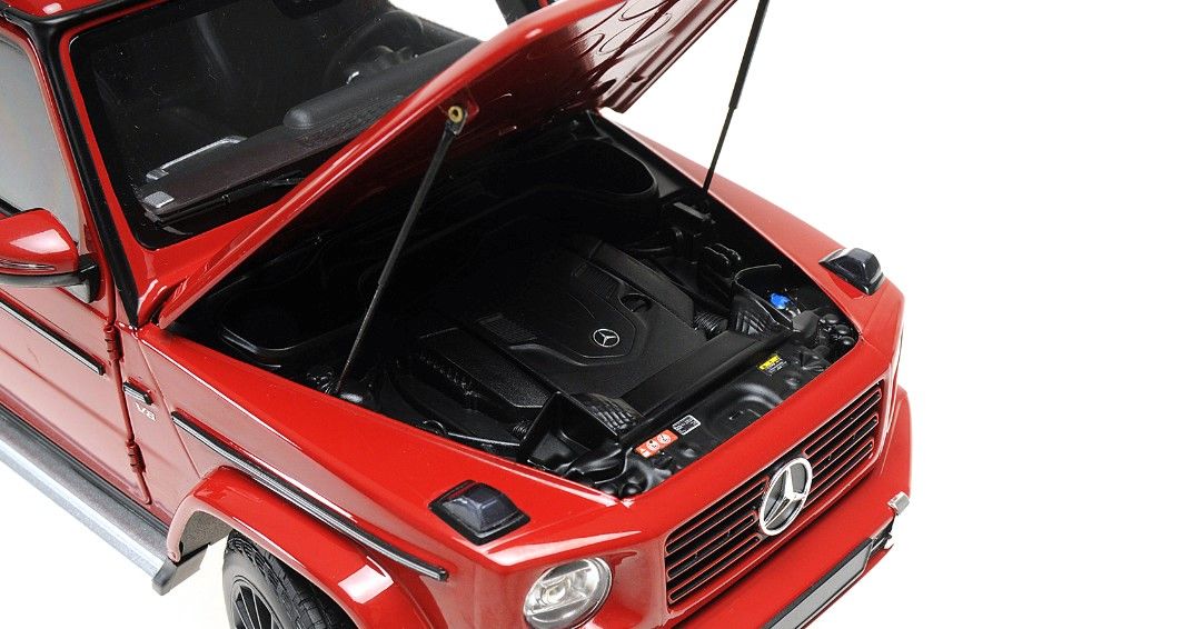 Mercedes-Benz G-Class W463 2020 red 1:18 Minichamps