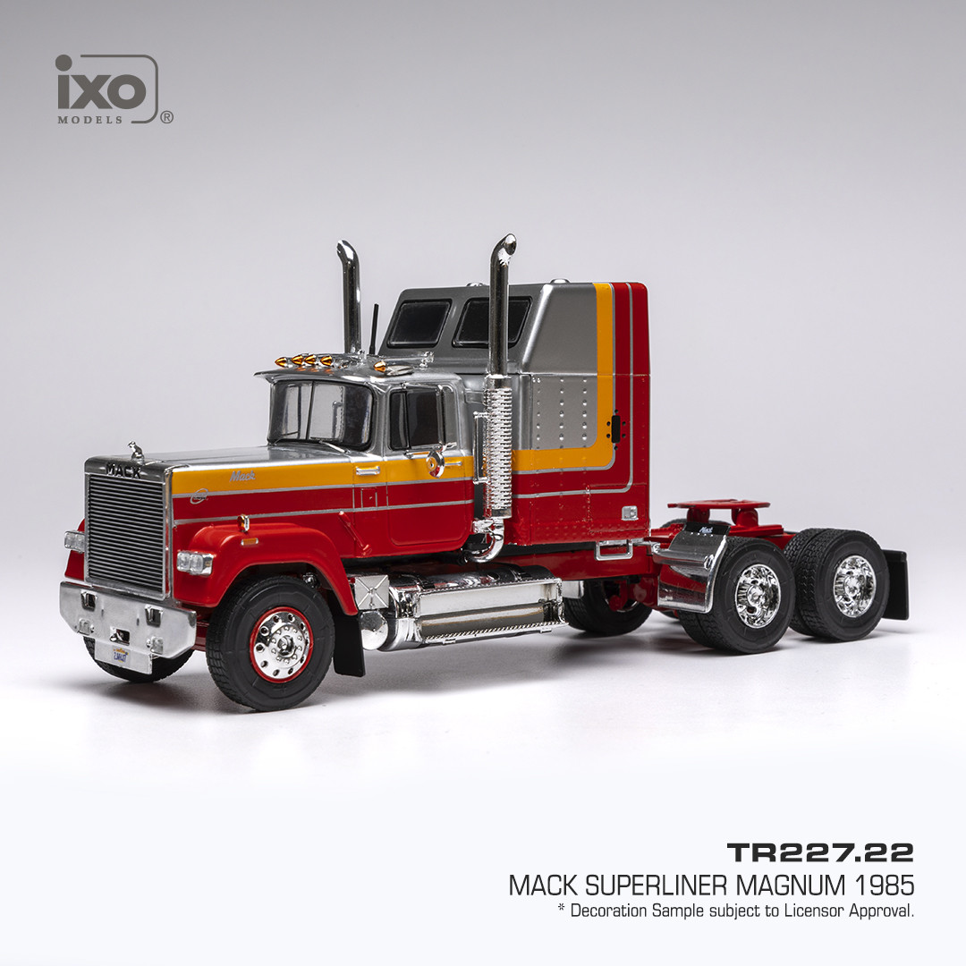 Mack Superliner Magnum 1985 silver/red 1:43 Ixo Models