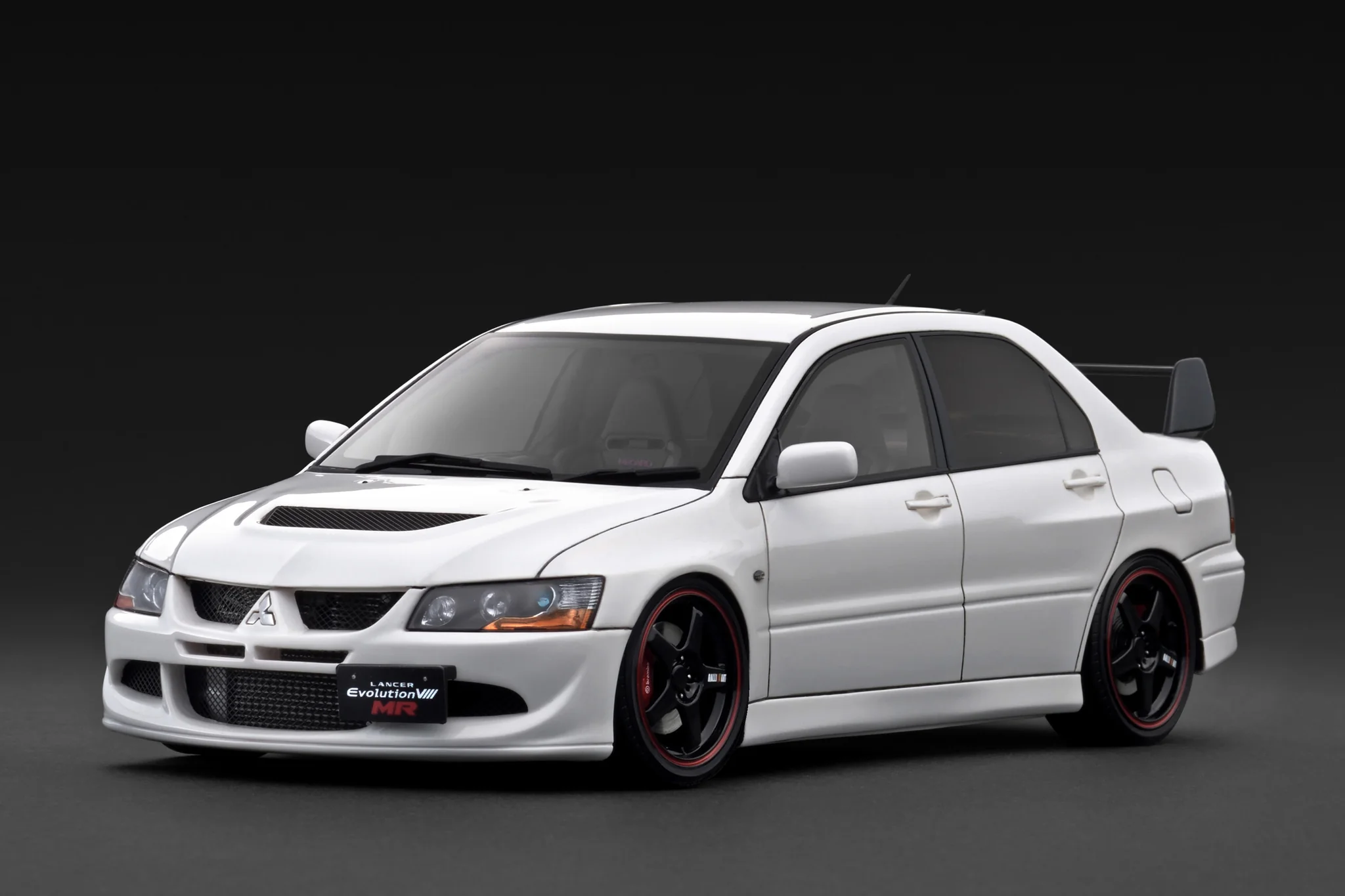 Mitsubishi Lancer Evolution VIII MR CT9A white 1:18 Ignition Model