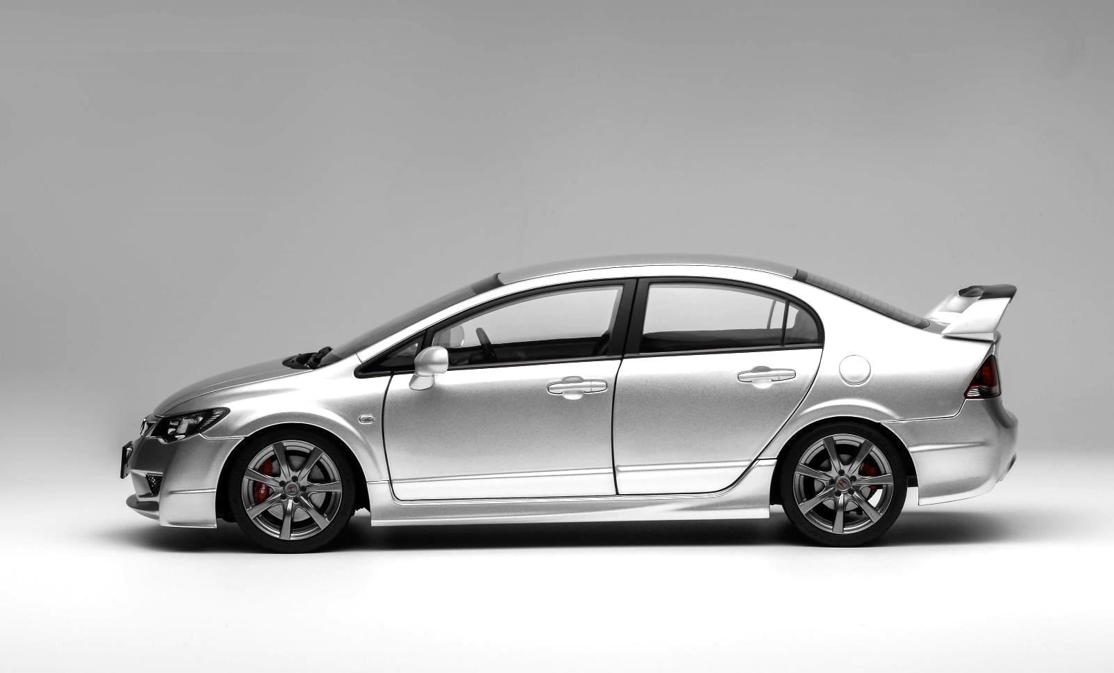 Honda Civic Type-R FD2 with Engine and Accessories 2007 silver 1:18 Mo
