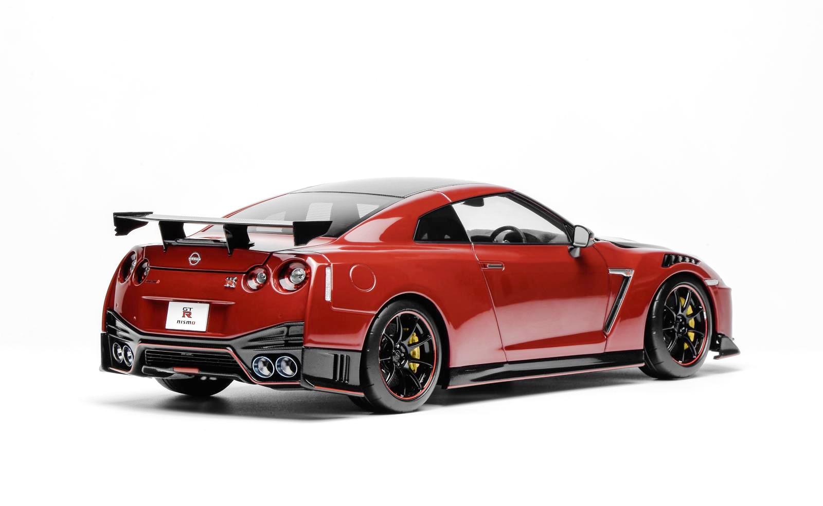 Nissan Skyline GT-R R35 Nismo Coupe 2022 vibrant red 1:18 Motorhelix