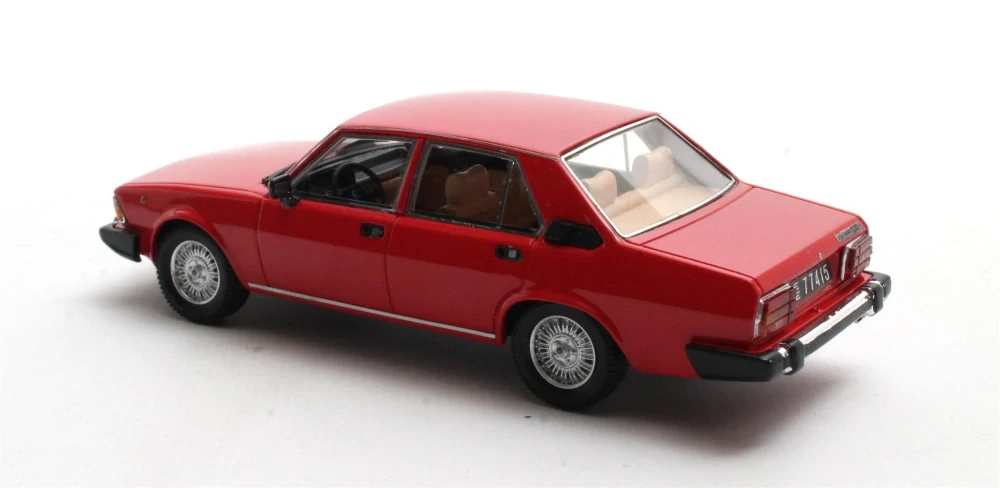 Alfa Romeo Alfa 6 2.5i T119 1979 red 1:43 Matrix Scale Models