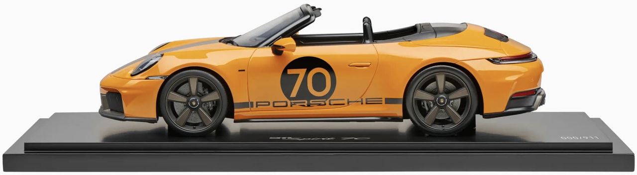 Porsche 911 Spirit 70 Signal Orange 1:18 Porsche Dealer edition
