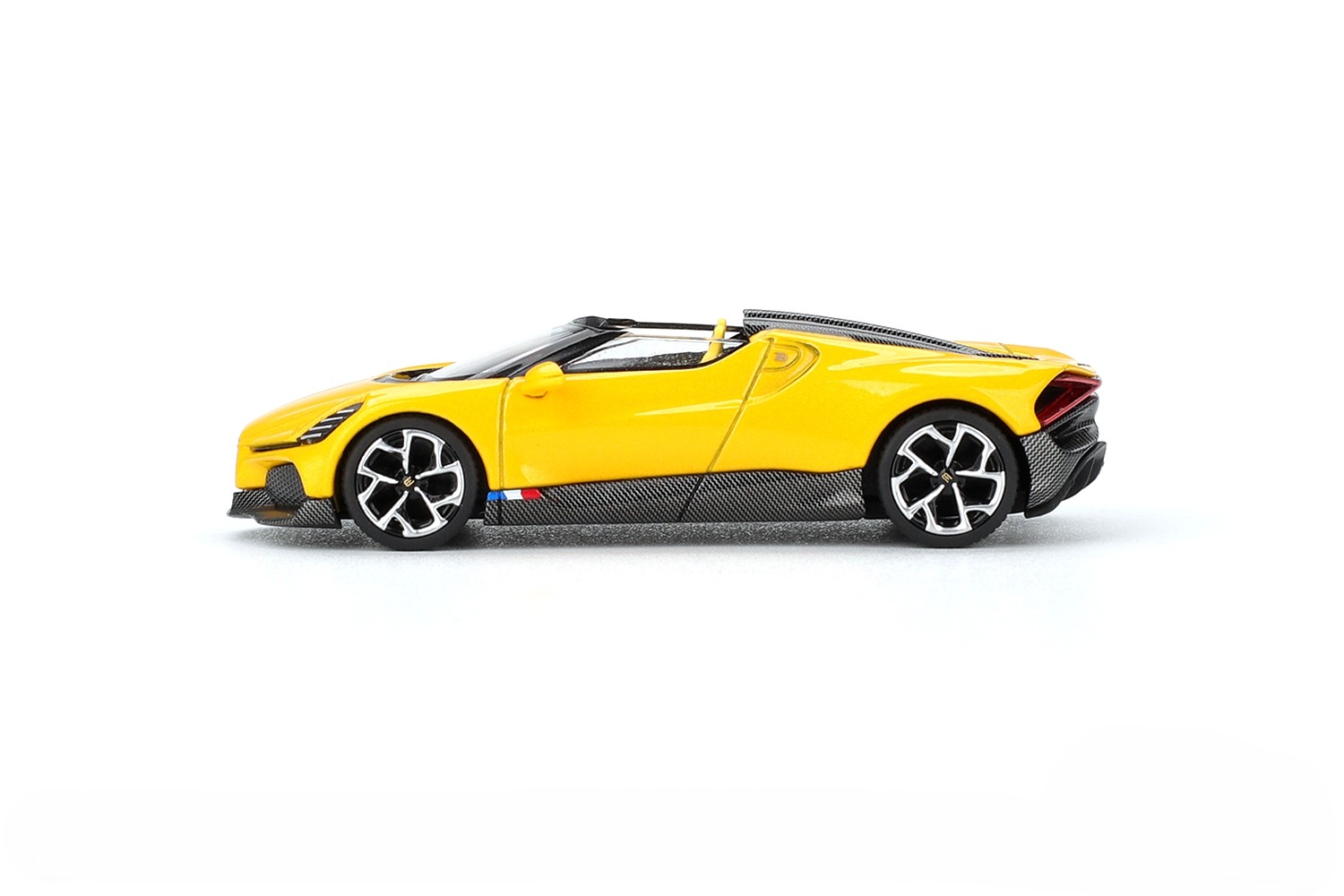 Bugatti W16 Mistral 2023 yellow 1:64 Mini GT