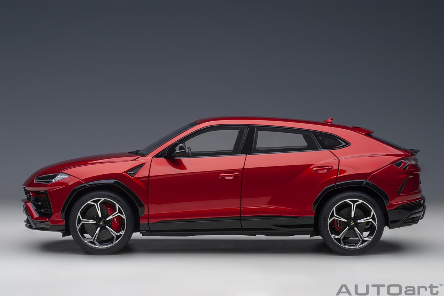 Lamborghini Urus 2018 pearl red 1:18 AUTOart