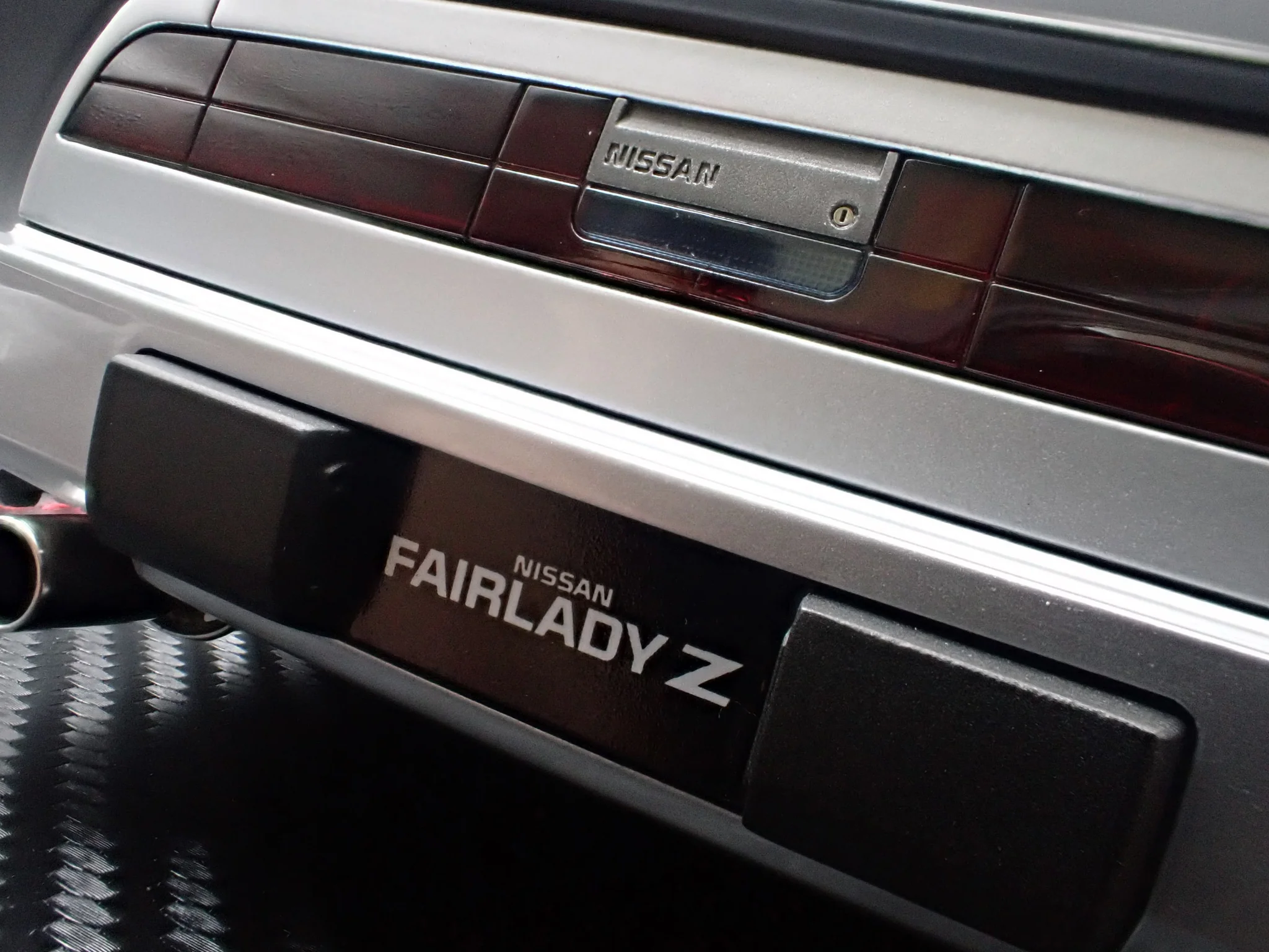 Nissan Fairlady Z 2-Seater 300ZR Z31 silver 1:18 Ignition Model