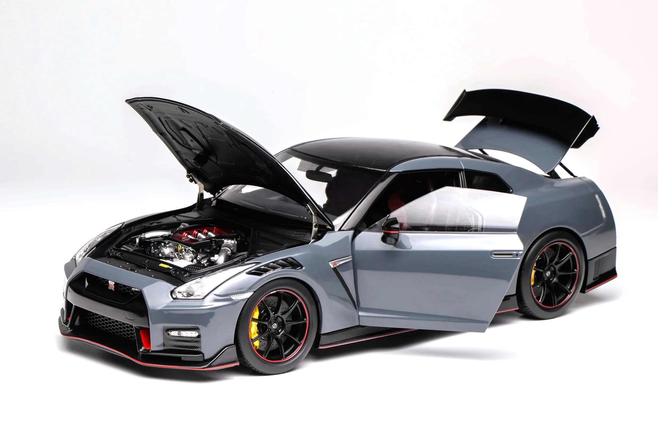Nissan Skyline GT-R R35 Nismo Coupe 2022 stealth grey 1:18 Motorhelix